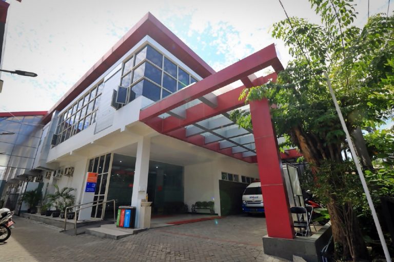 Wali Kota Surabaya Risma Resmikan Laboratorium Kesehatan Daerah ...